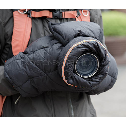 TONBA 羽絨全幅相機防寒護套(黑) | 楔石攝影怪兵器
